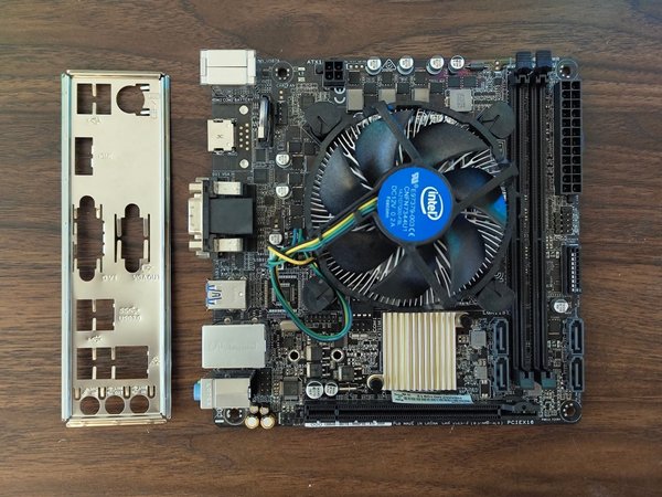 Se produkter som liknar ASUS H110I-PLUS Moderkort + I.. på Tradera ...