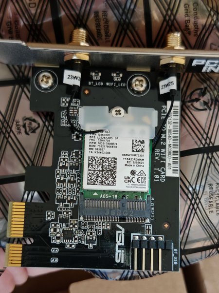 Se produkter som liknar ASUS PCIe WiFi-kort Intel AX2.. på Tradera ...