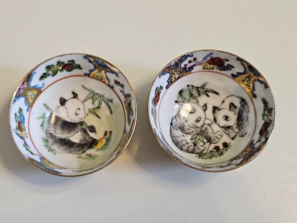 2 ORIENTALISKA VINTAGE SAKE KOPPAR MED PANDA I .. | Köp på Tradera ...