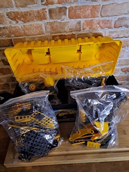 CAT Machine Maker – 3-in-1 Construction Set wit.. | Köp på Tradera ...