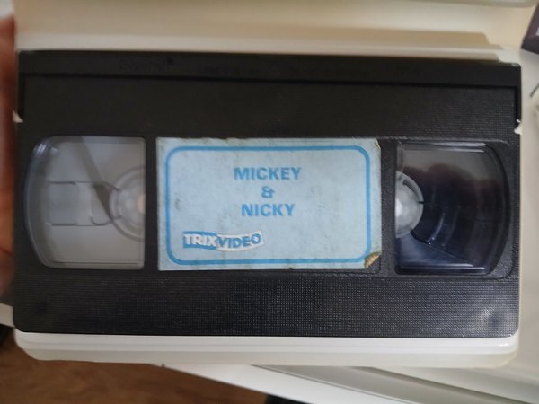 Se produkter som liknar Mickey & Nicky VHS (Trix) - P.. på Tradera ...