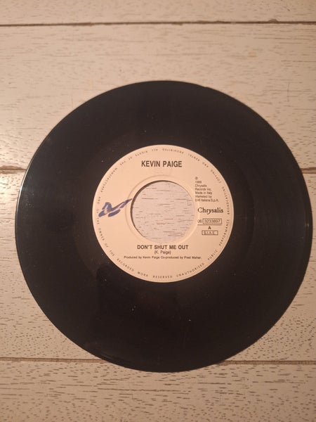 Se produkter som liknar Kevin Paige - Don't Shut Me O.. på Tradera ...