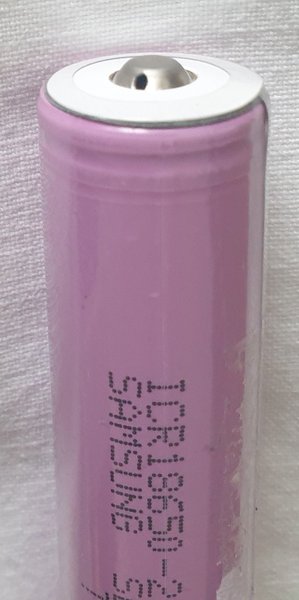 Se produkter som liknar Samsung Li-On ICR18650-26J M .. på Tradera ...