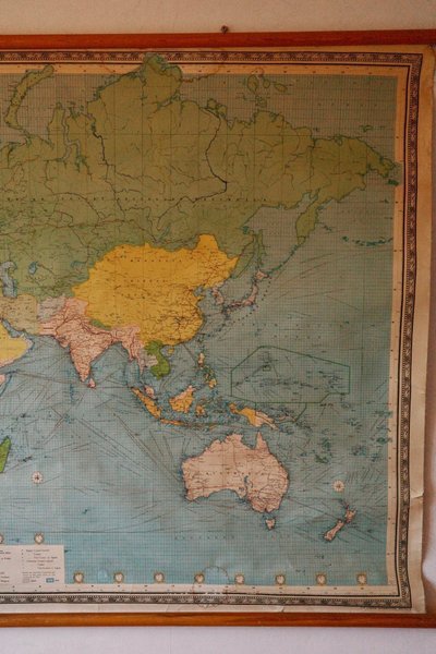 Stor och gammal världskarta - Philips New Comme.. | Köp på Tradera (698728919)