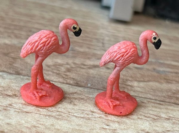 2 Rosa flamingo till dockskåpet- 2,6 cm | Köp på Tradera (735056485)