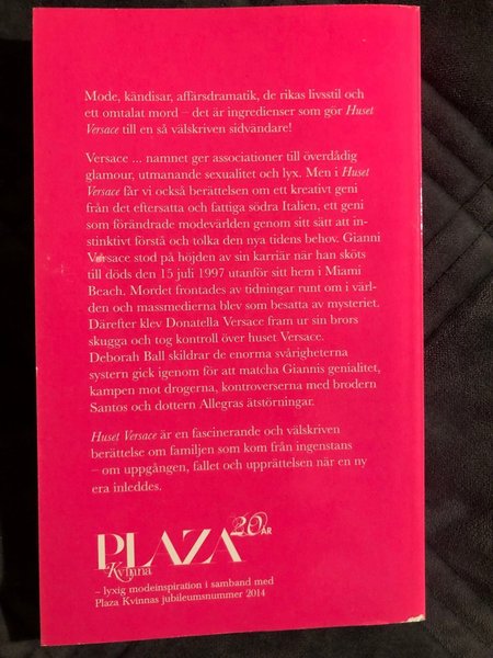 Huset Versace: En berättelse om genialitet, mor.. | Köp på Tradera ...