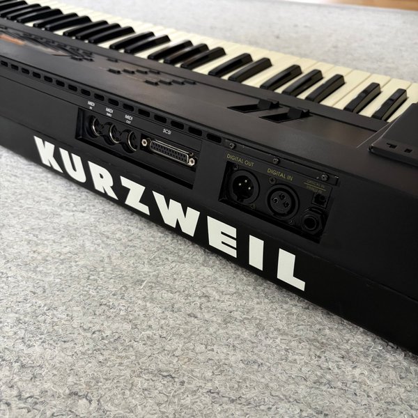 Se produkter som liknar Kurzweil K2000 V3 med SMP-K o.. på Tradera ...