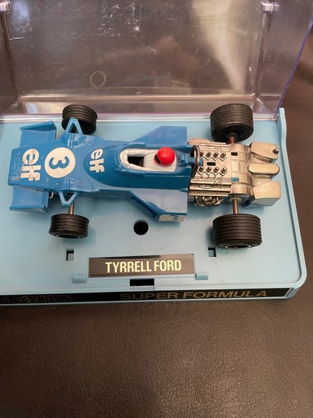 Scalextric Tyrrell Ford Super Formula c 121 Elf.. | Köp på Tradera (678328915)