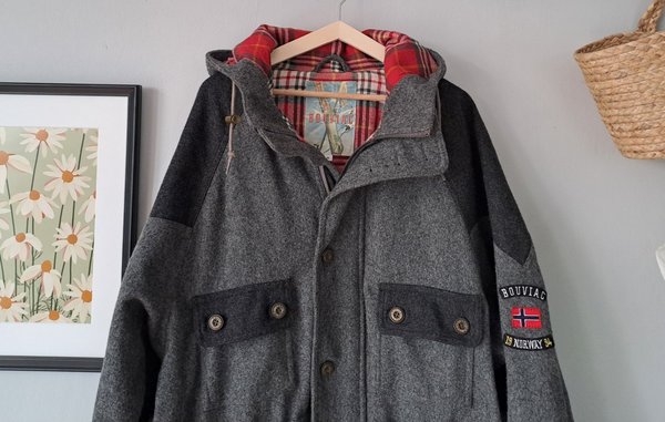 Se produkter som liknar BOUVIAC vintage ulljacka jack.. på Tradera ...