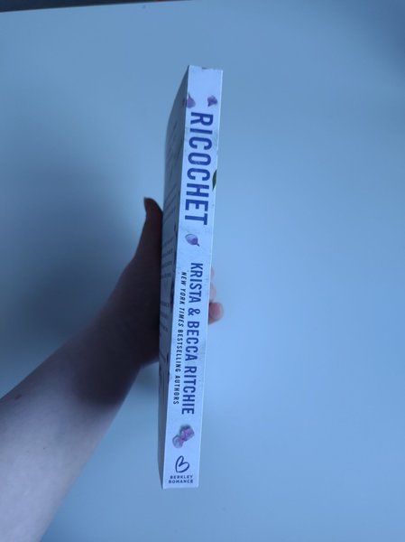 Ricochet av Krista & Becca Ritchie, Bok 2 i Add.. | Köp på Tradera ...