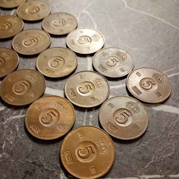 Se produkter som liknar Alla Årtal av samma typ med F.. på Tradera ...