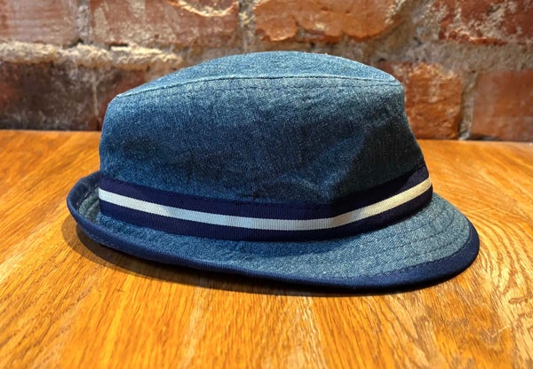 JÄTTEFIN BLÅ HATT STL 68 PREPPY I TOPPSKICK KLA.. | Köp på Tradera ...